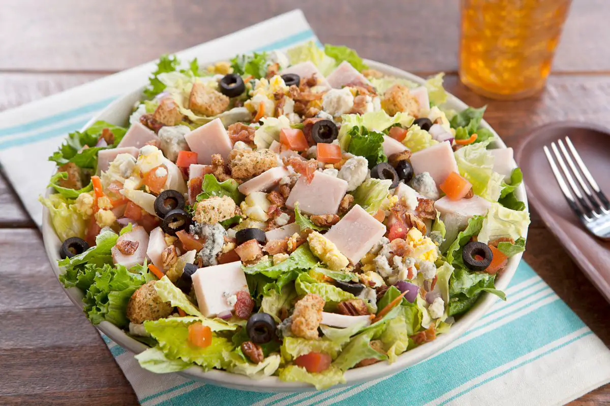 Is Chick-Fil-A’s Market Salad Healthy? (All Nutrition Facts) - geteatin.com